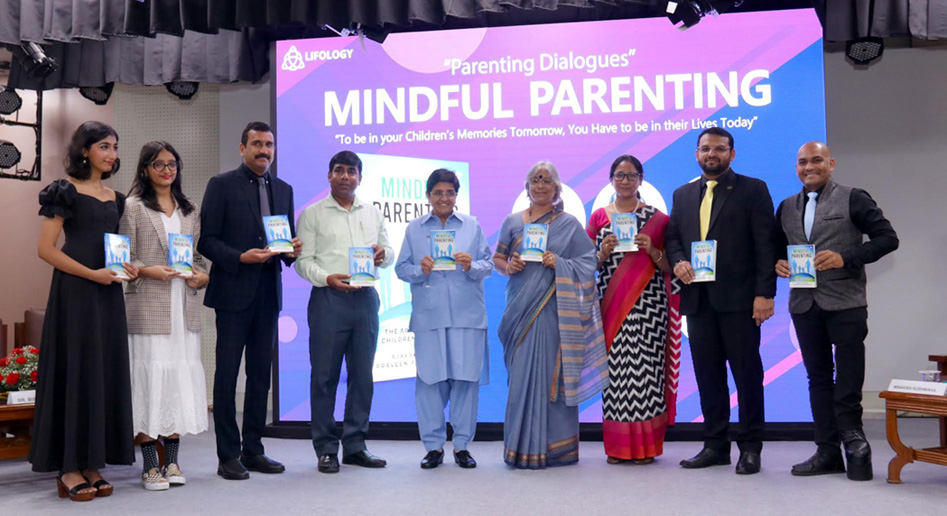 Dr Kiran Bedi and CBSE Director Dr Biswajit Saha release book on ...